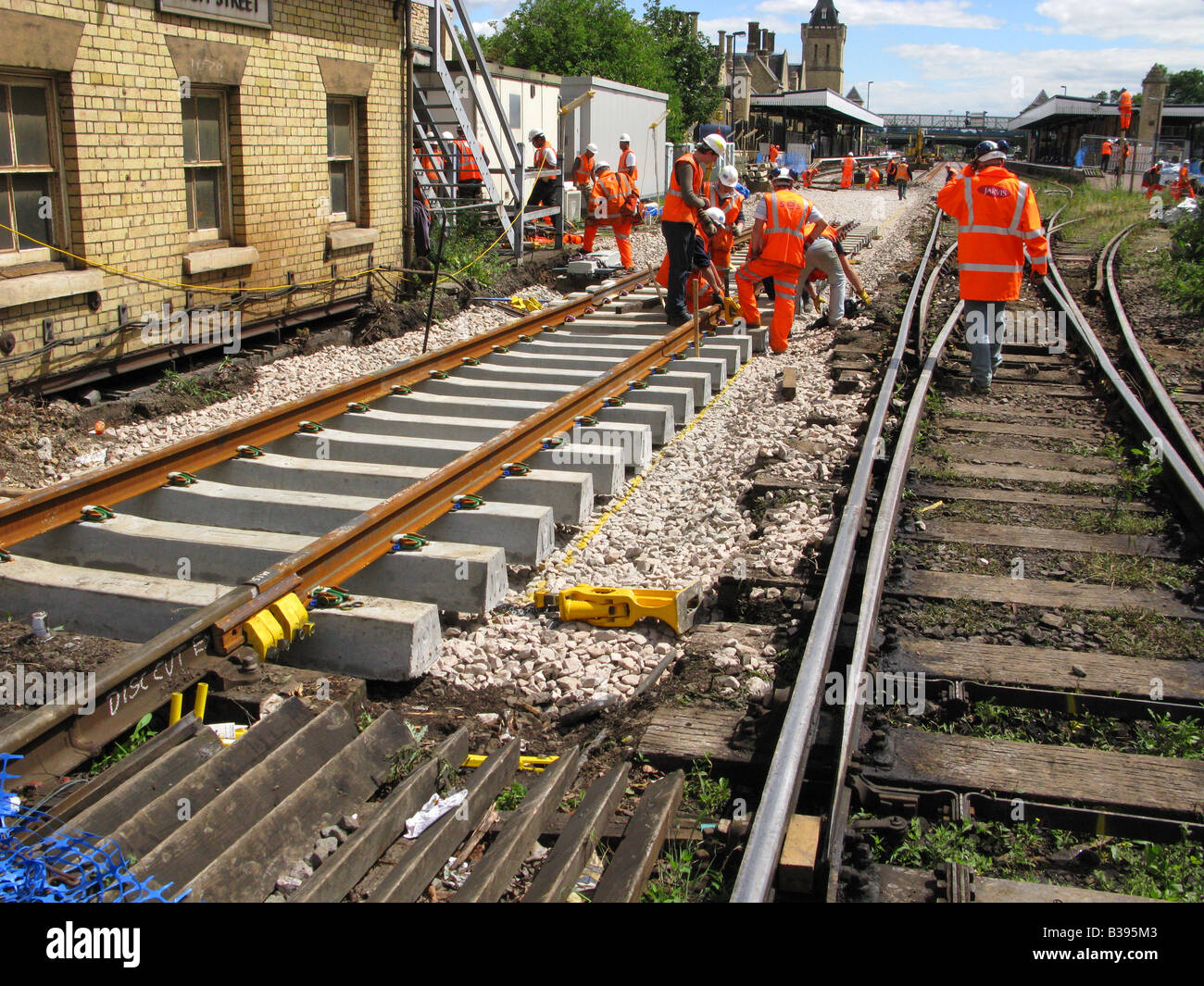 Railway Workers, Network Rail Contractors in action. Renewing the ...
