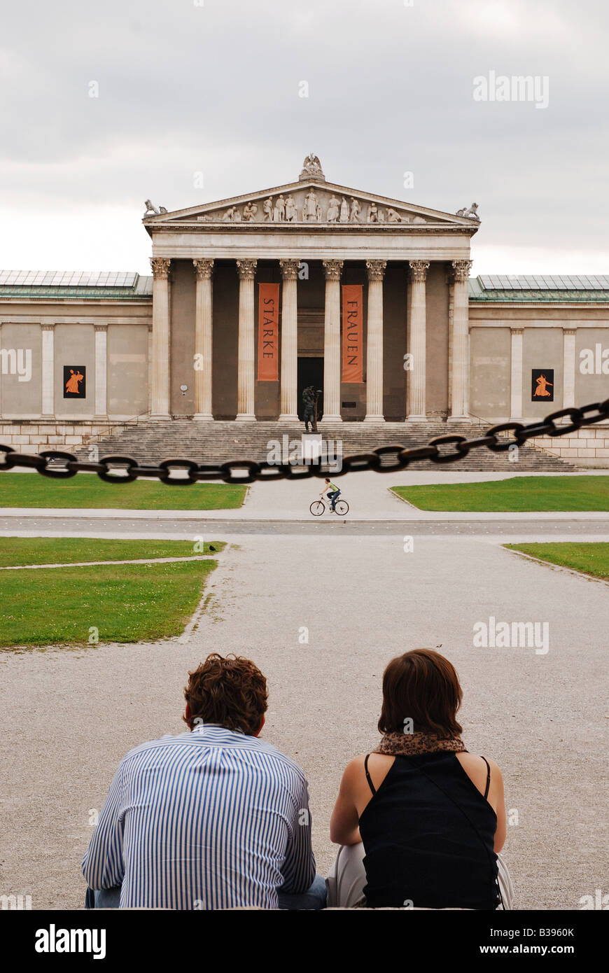 Geography travel germany munich koenigsplatz hi-res stock photography ...