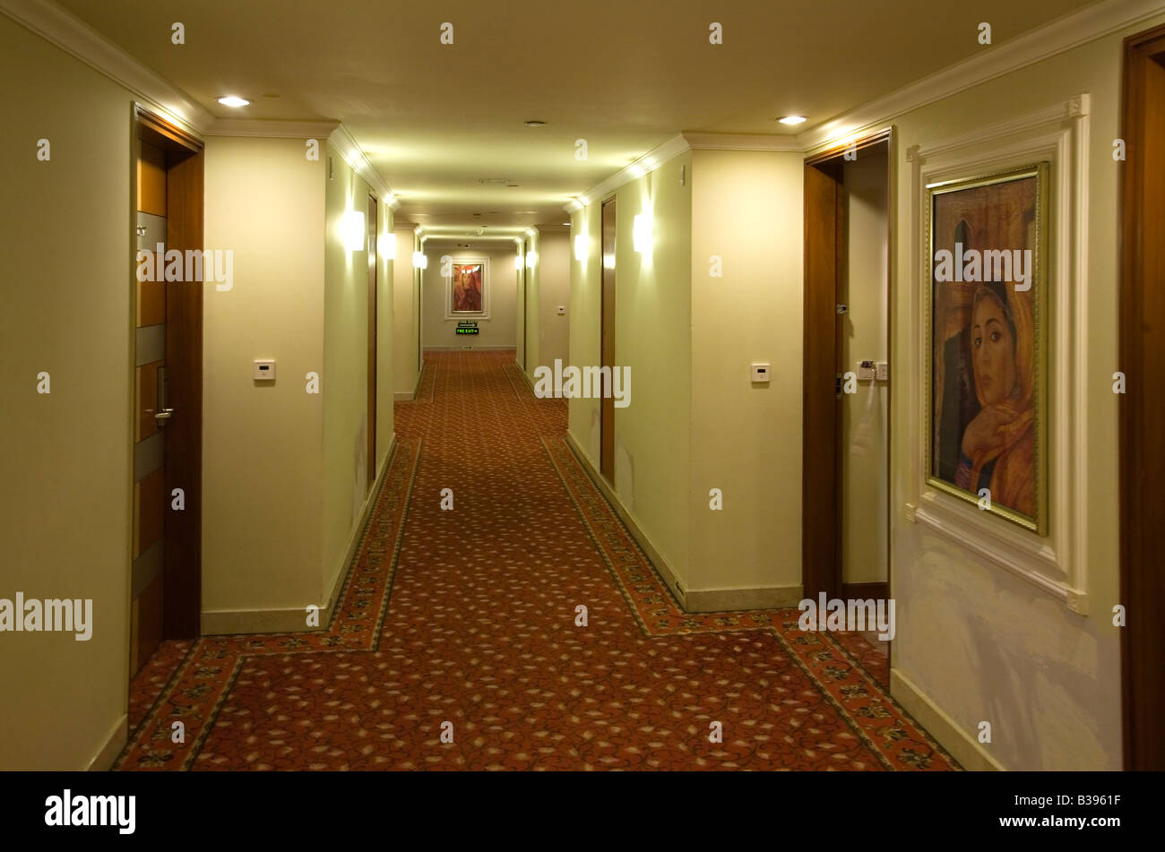 Exit sign hotel hi-res stock photography and images - Alamy