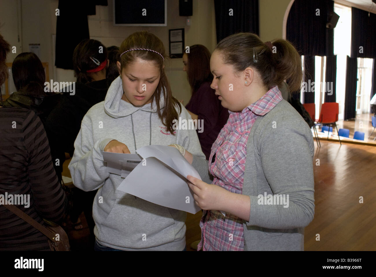 Gcse results pupils hi-res stock photography and images - Alamy