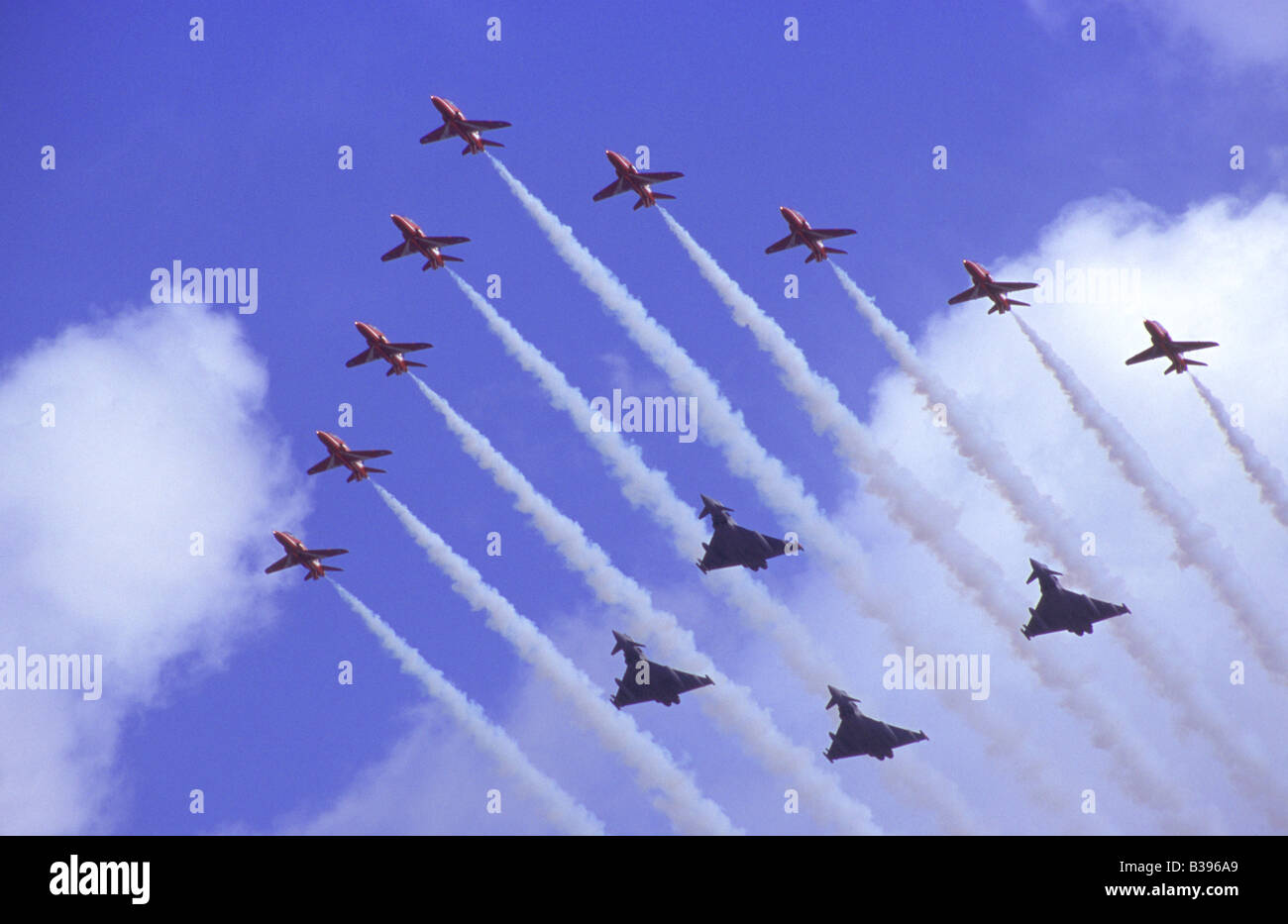 Raf flypast hi-res stock photography and images - Alamy