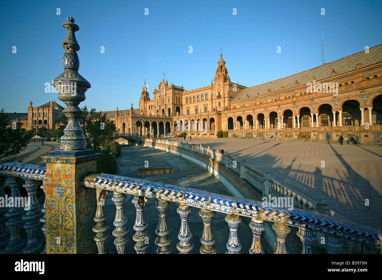 Spanien, Plaza Espana in Sevilla Stock Photo - Alamy