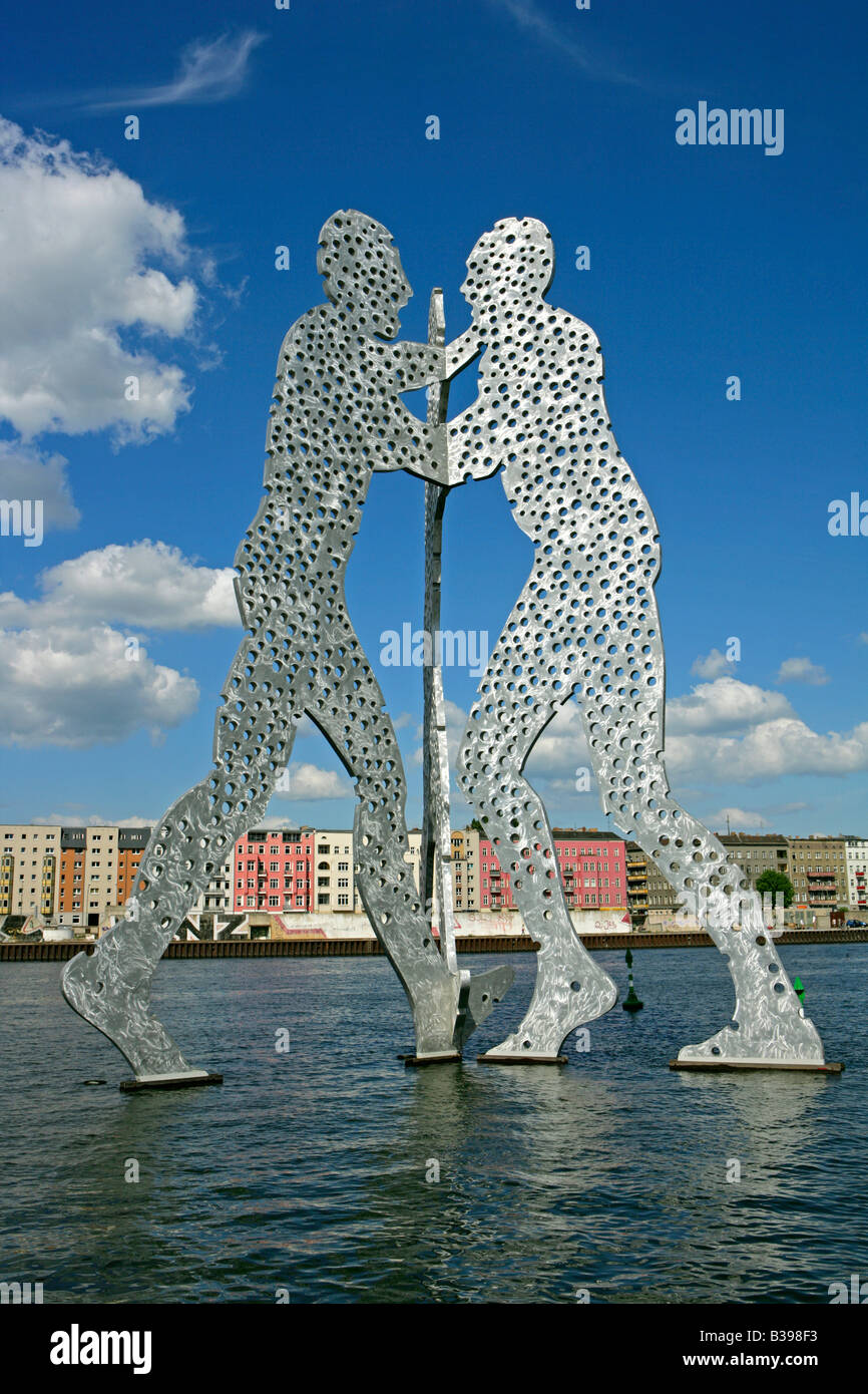 Deutschland, Berlin, Molecule Man, molecule man, sculpture by Borofsky ...
