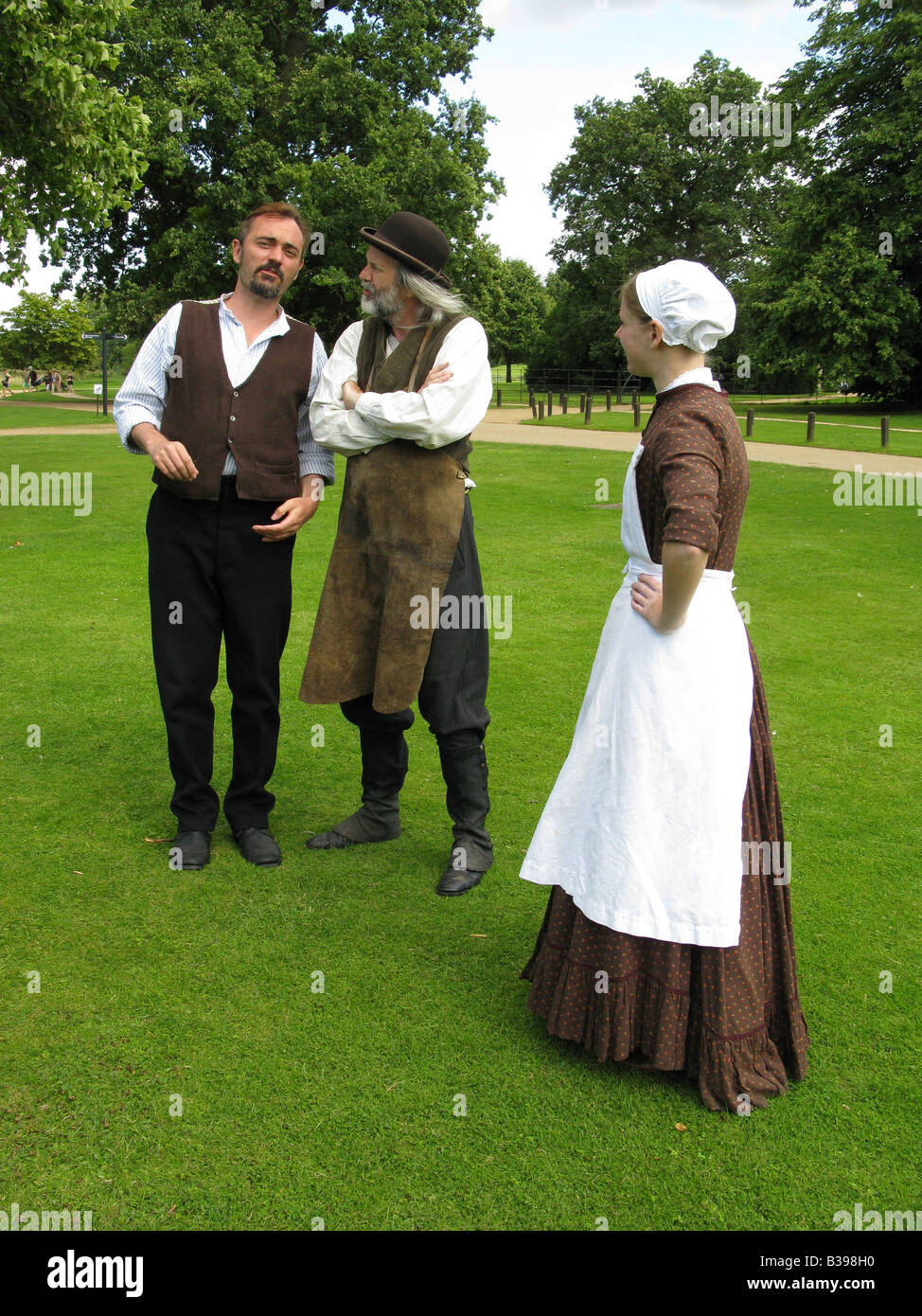 Scullery victorian maid hi-res stock photography and images - Alamy