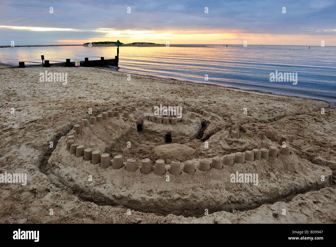 Wells castle hi-res stock photography and images - Alamy