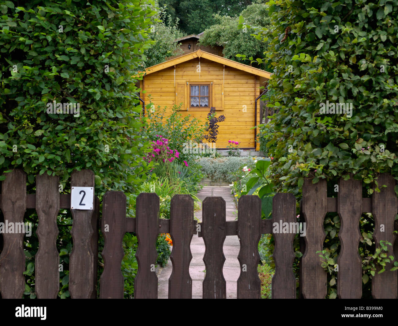 Allotment gates hi-res stock photography and images - Alamy