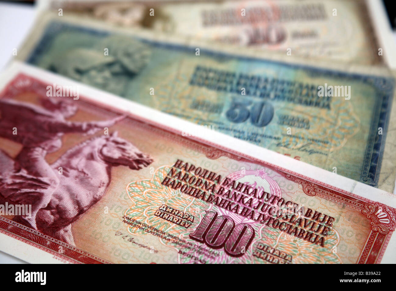 Bank notes from Yugoslavia, Jugoslavija Dinara Stock Photo - Alamy