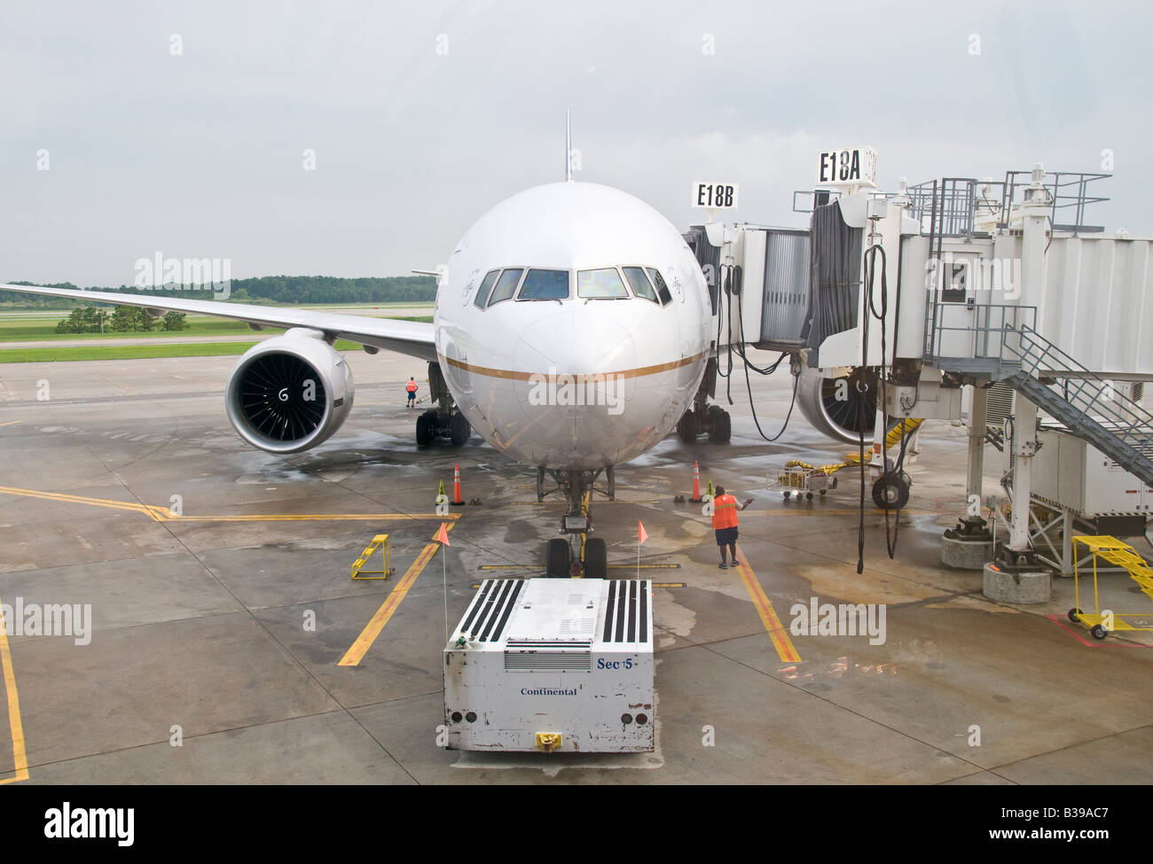 United airlines operations hi-res stock photography and images - Alamy