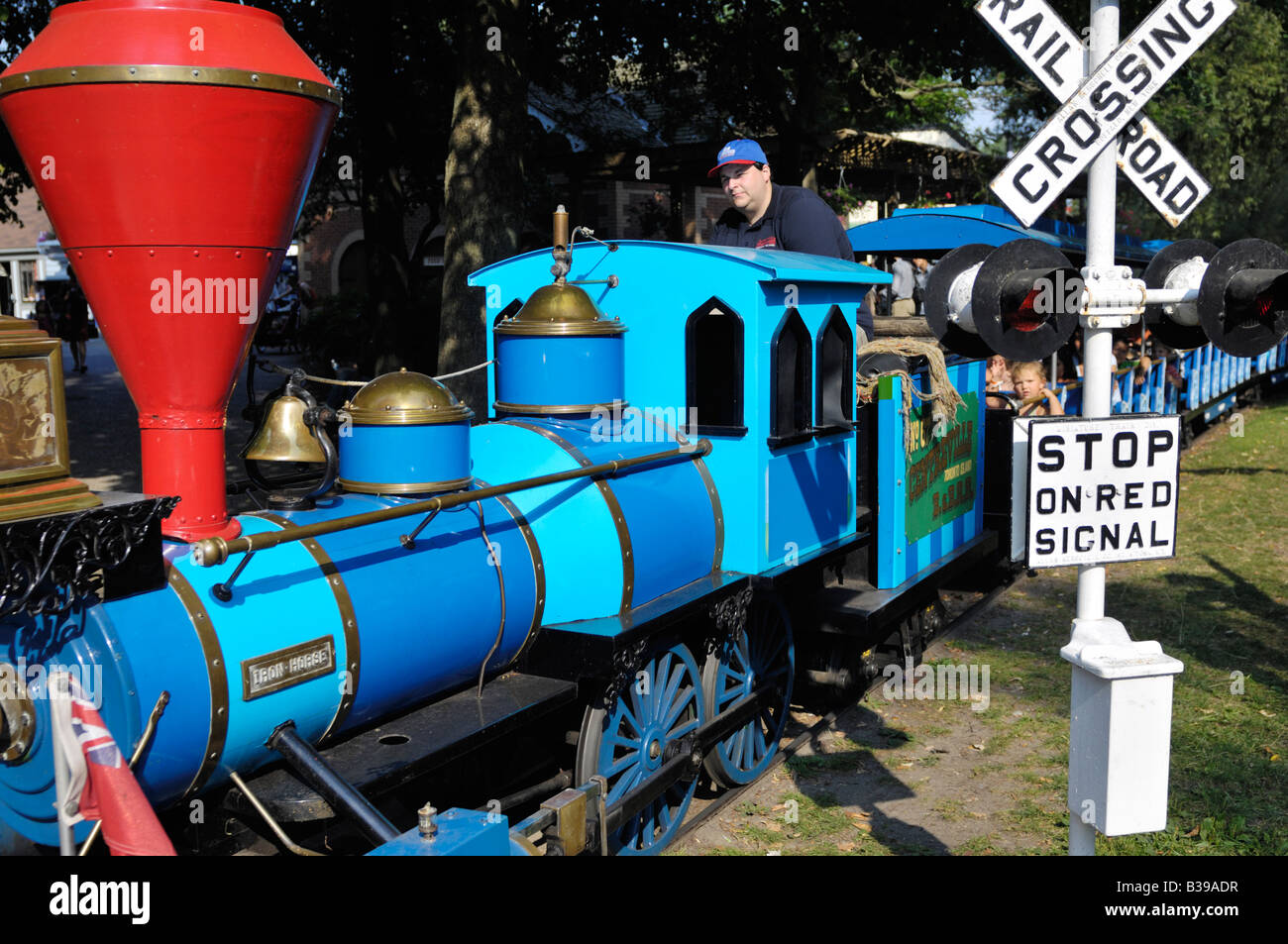 Miniature amuzement train hi-res stock photography and images - Alamy