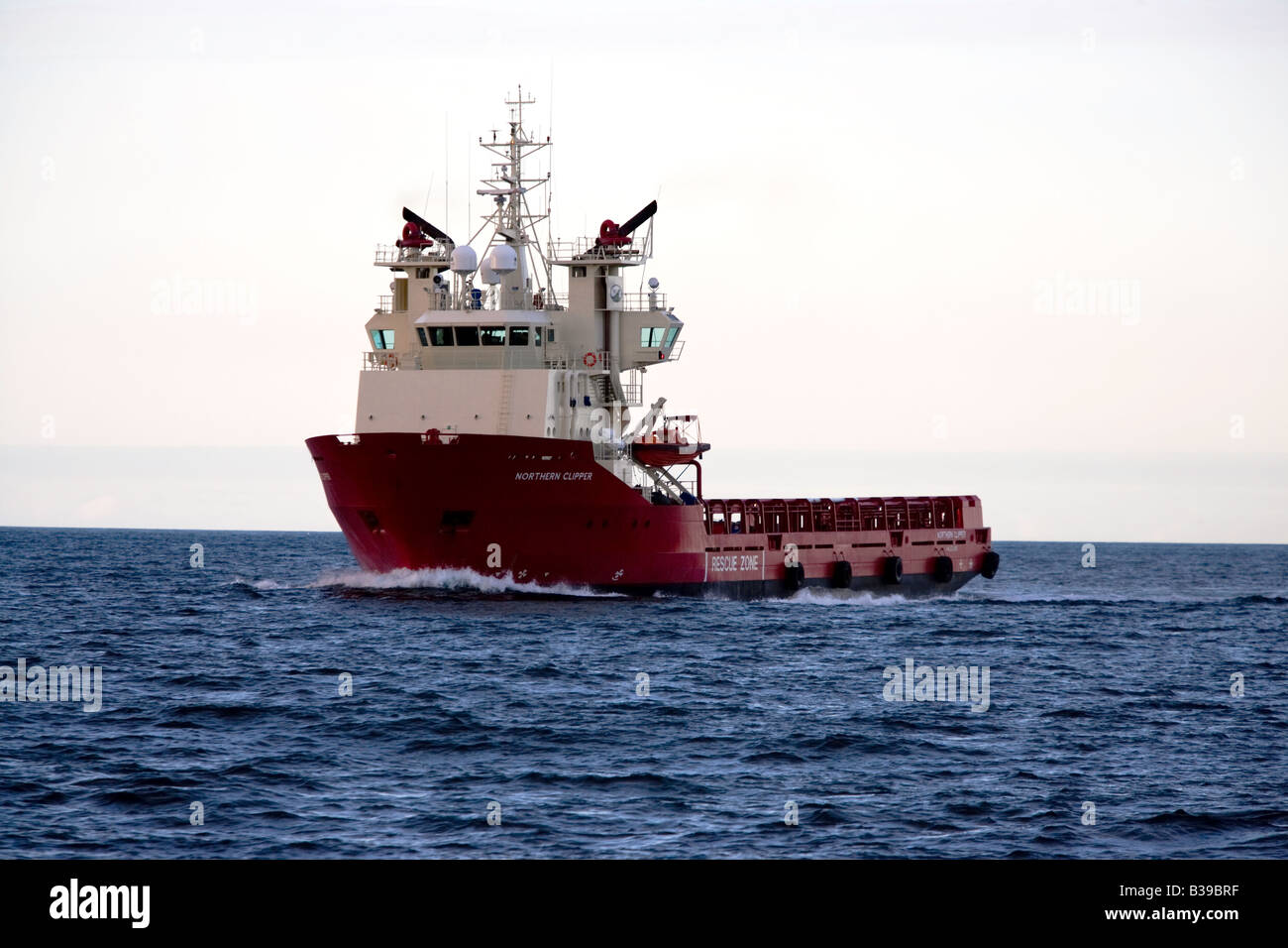 Oil rig supply boat hi-res stock photography and images - Alamy