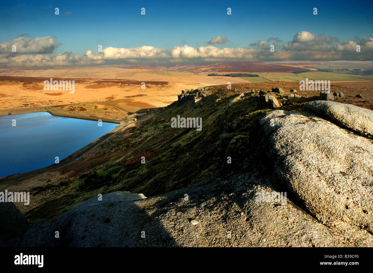 Rocky outcrop in reservoir hi-res stock photography and images - Alamy
