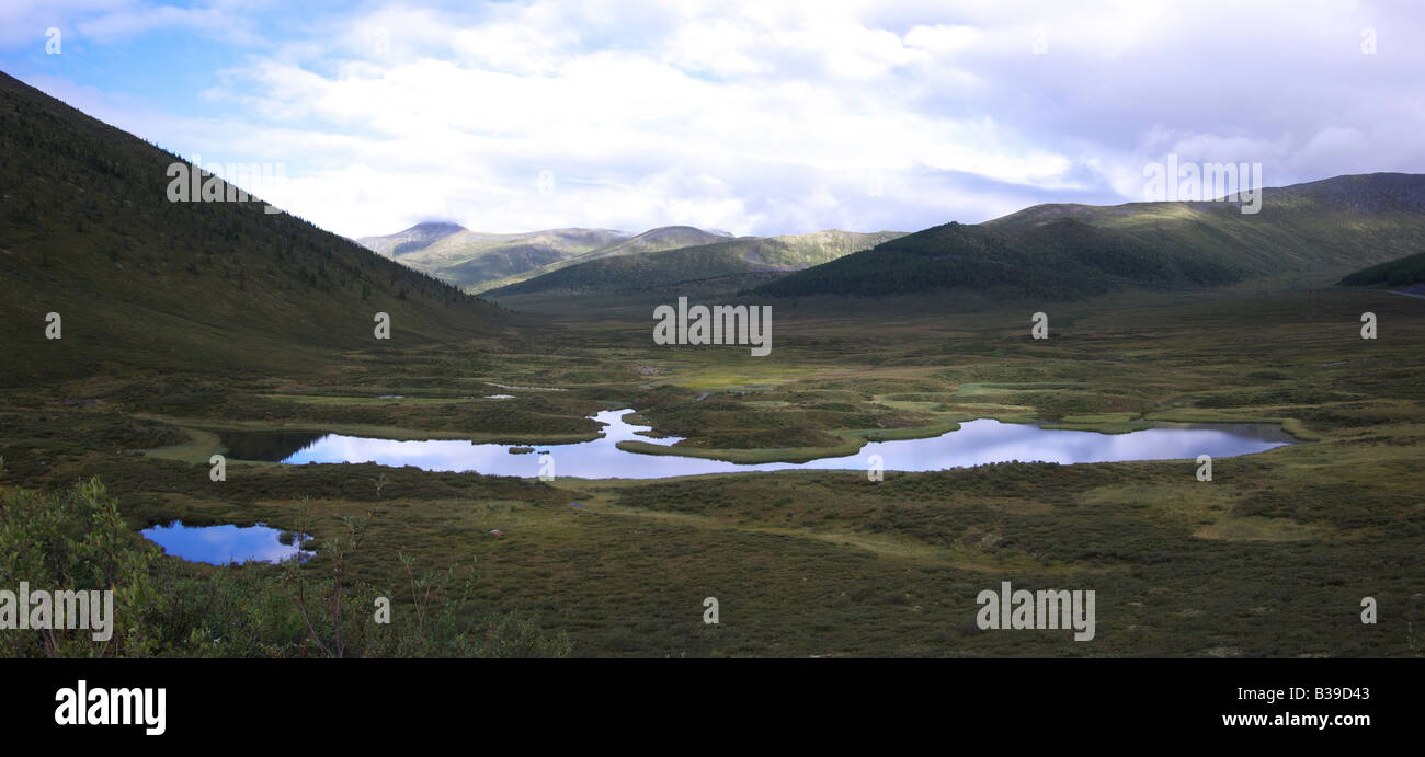 Tyva mountain lake Stock Photo - Alamy