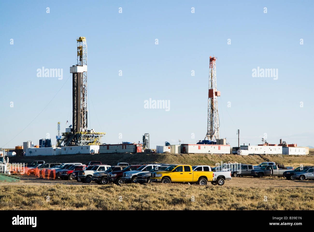 new oil and gas drilling activity in Wyoming Stock Photo - Alamy