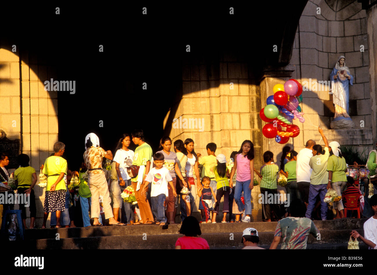 tondo church scene manila philippines Stock Photo - Alamy