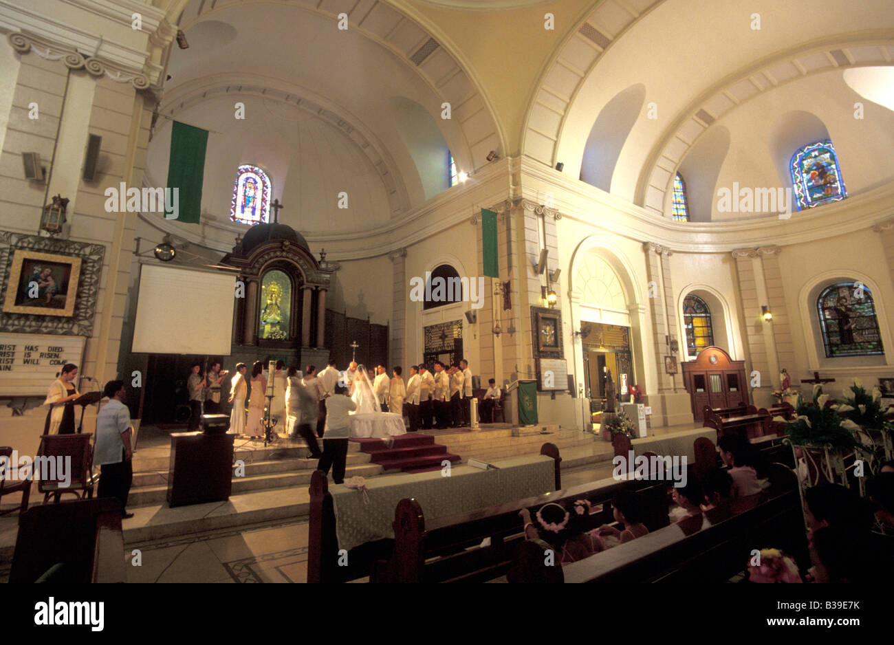 malate church interior manila philippines Stock Photo - Alamy
