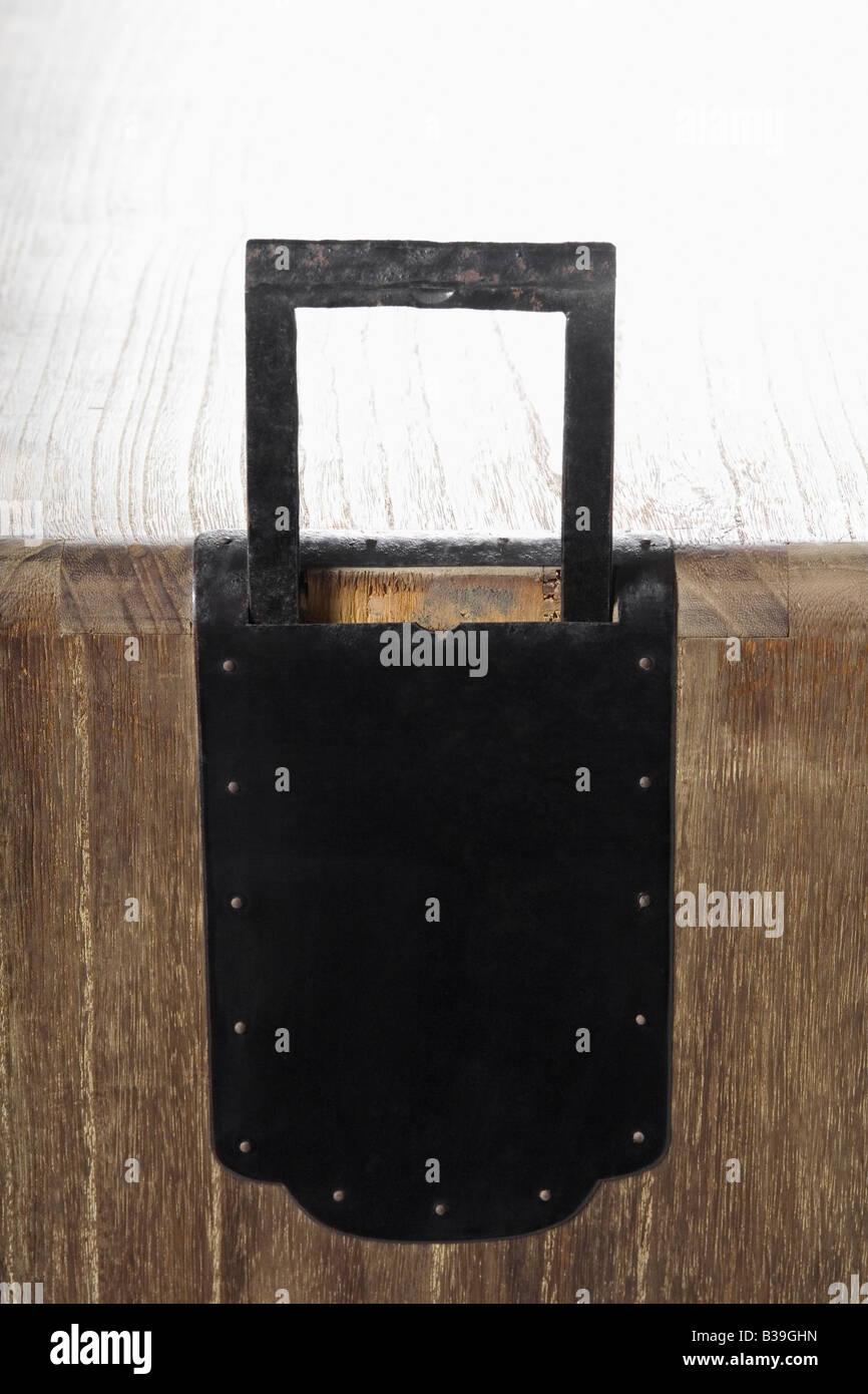 Handle box hi-res stock photography and images - Alamy