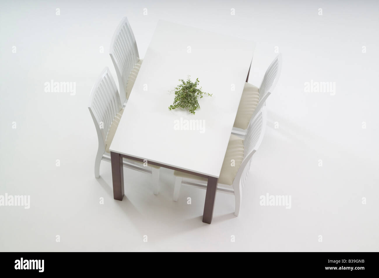 Dining table and chairs Stock Photo - Alamy