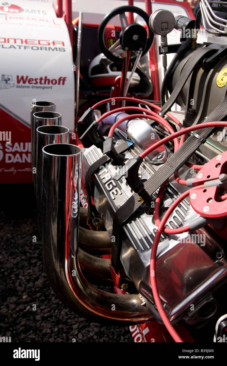 V8 tractor pulling engine powerful hi-res stock photography and images ...