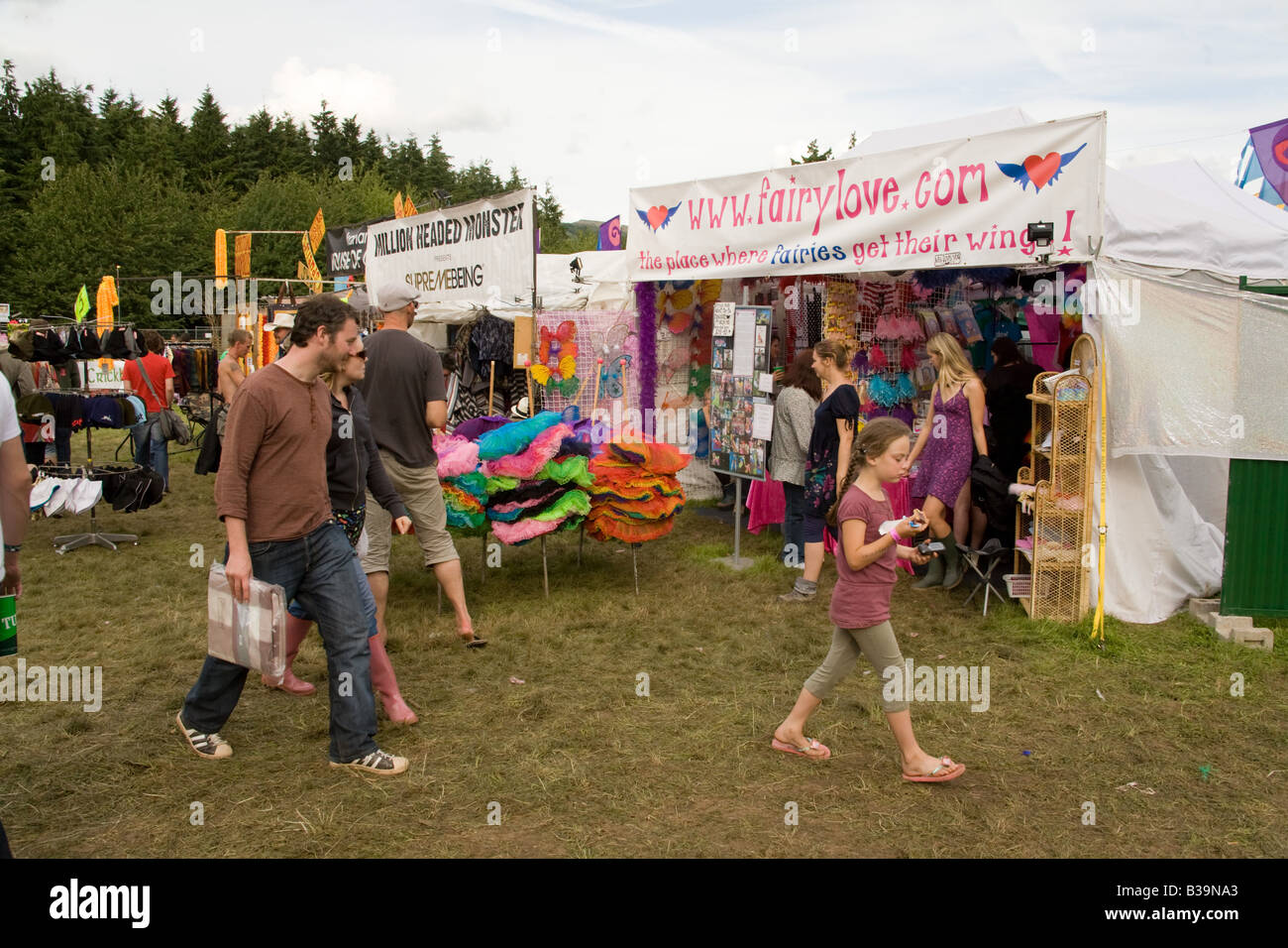 Food stalls at the green man festival hi-res stock photography and ...