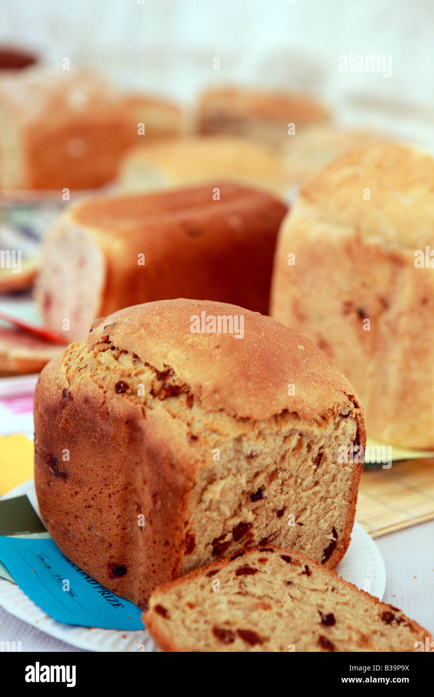 Show bread hi-res stock photography and images - Alamy