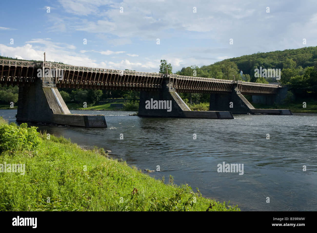 Roebling bridge hi-res stock photography and images - Alamy