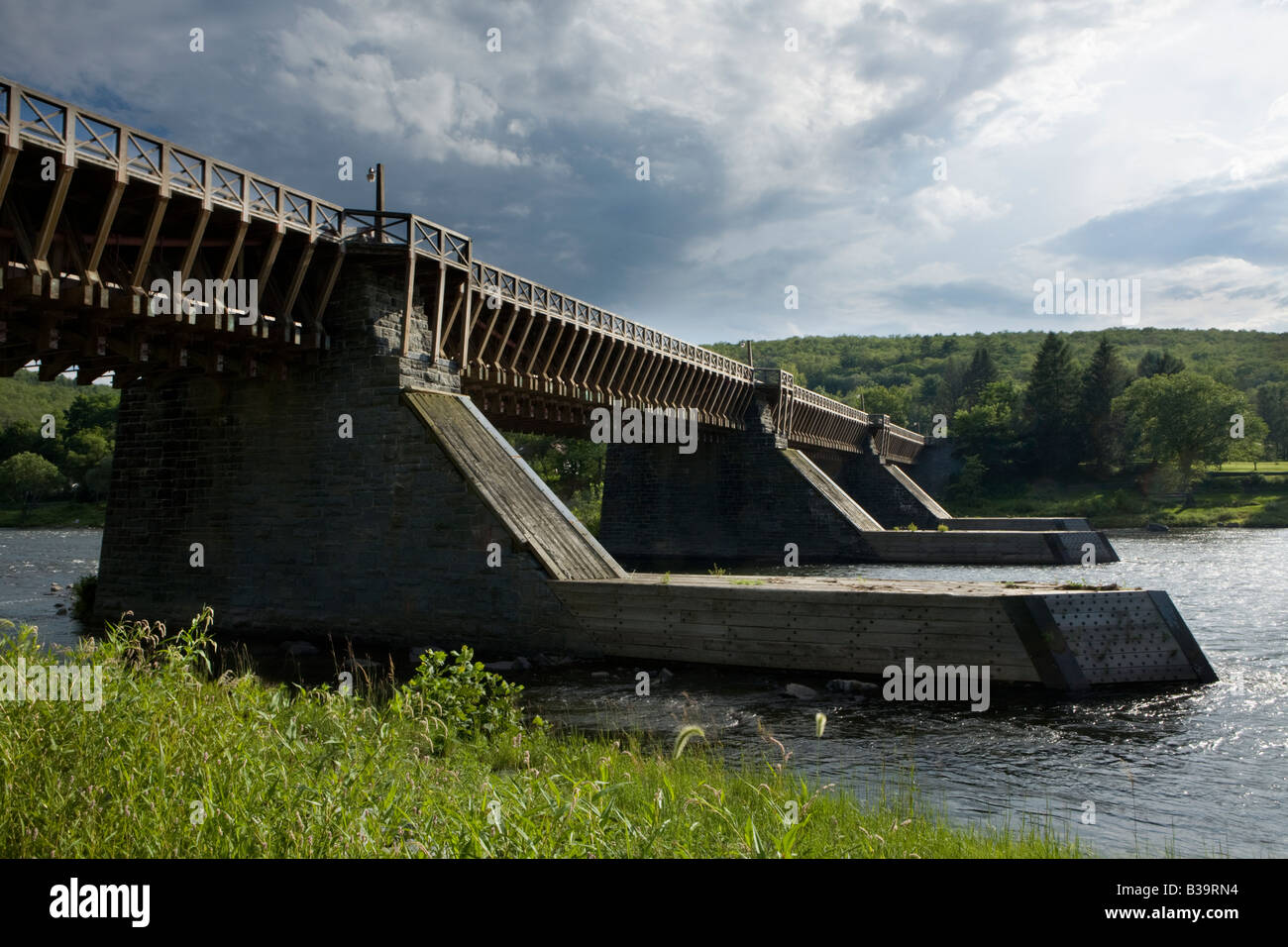 Roebling Bridge aka Delaware Aqueduct was part of Delaware and Hudson ...