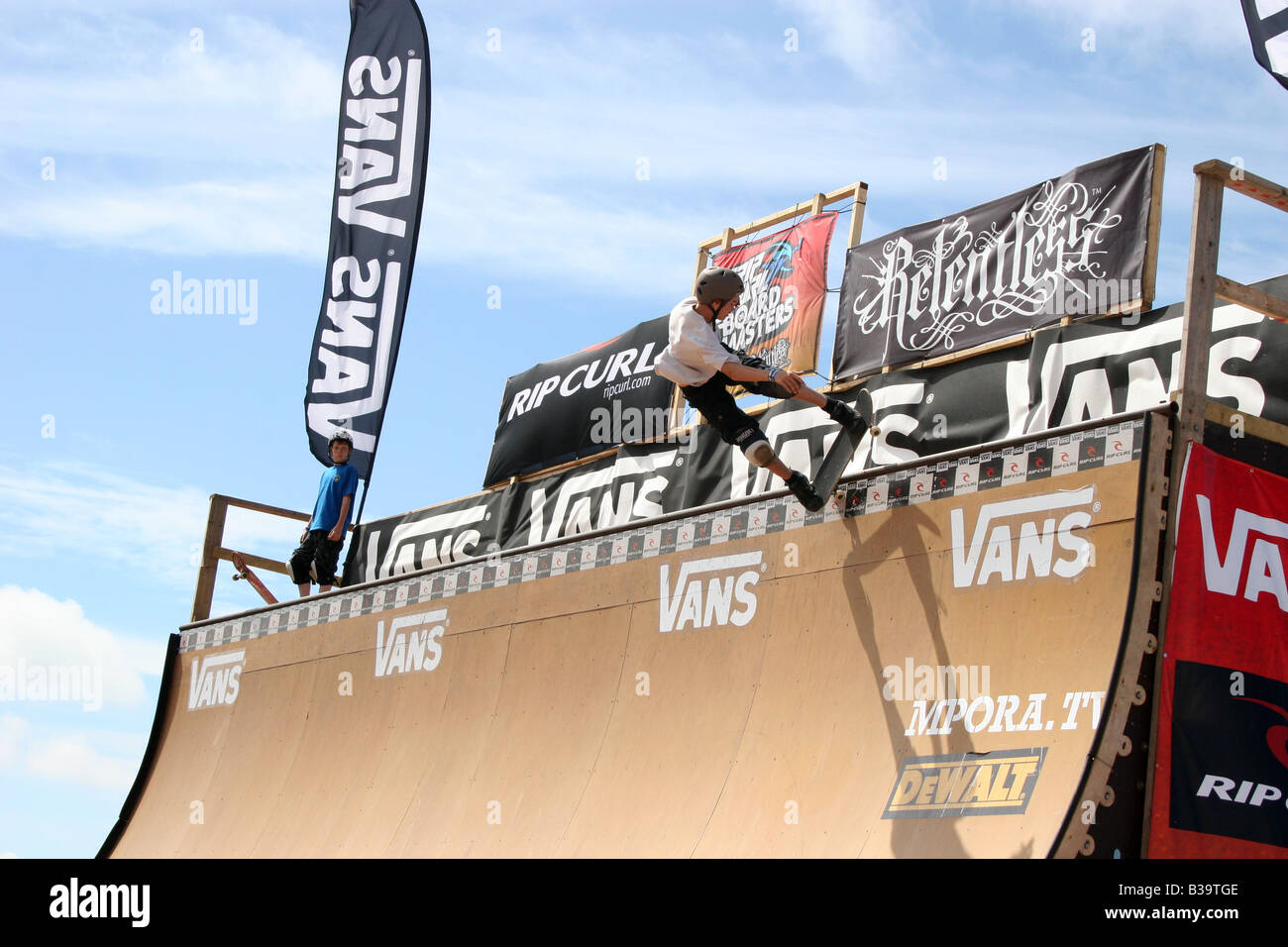Skate board ramp hi-res stock photography and images - Alamy