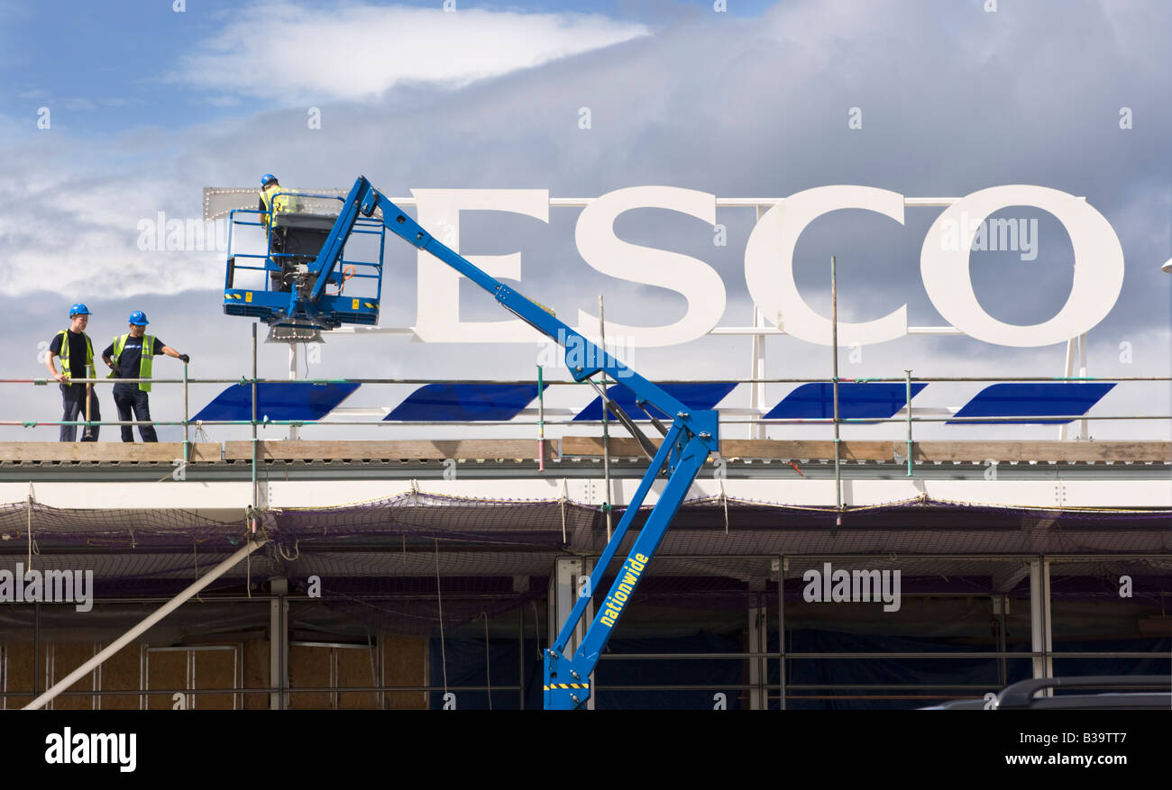Tesco building hi-res stock photography and images - Alamy