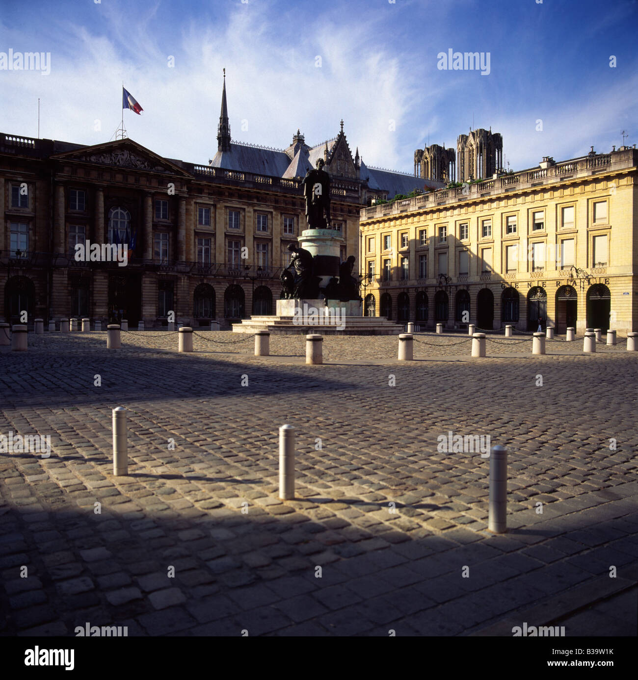 the place royal and reims cathedral france Stock Photo - Alamy