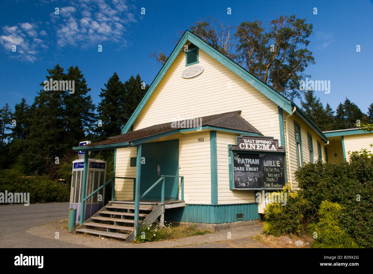 House on salt spring island hi-res stock photography and images - Alamy