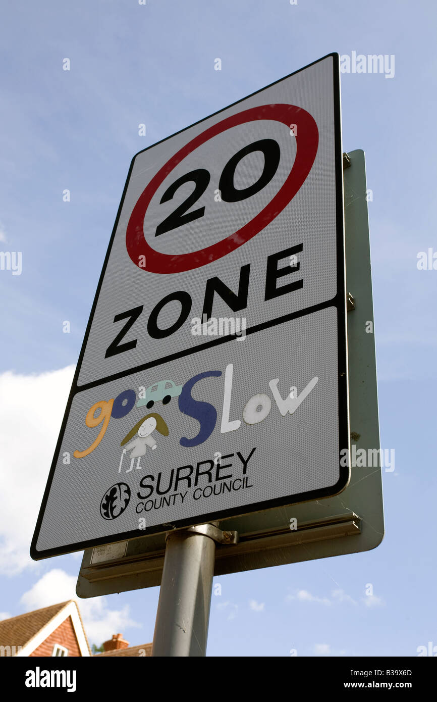 20 mph road sign hi-res stock photography and images - Alamy