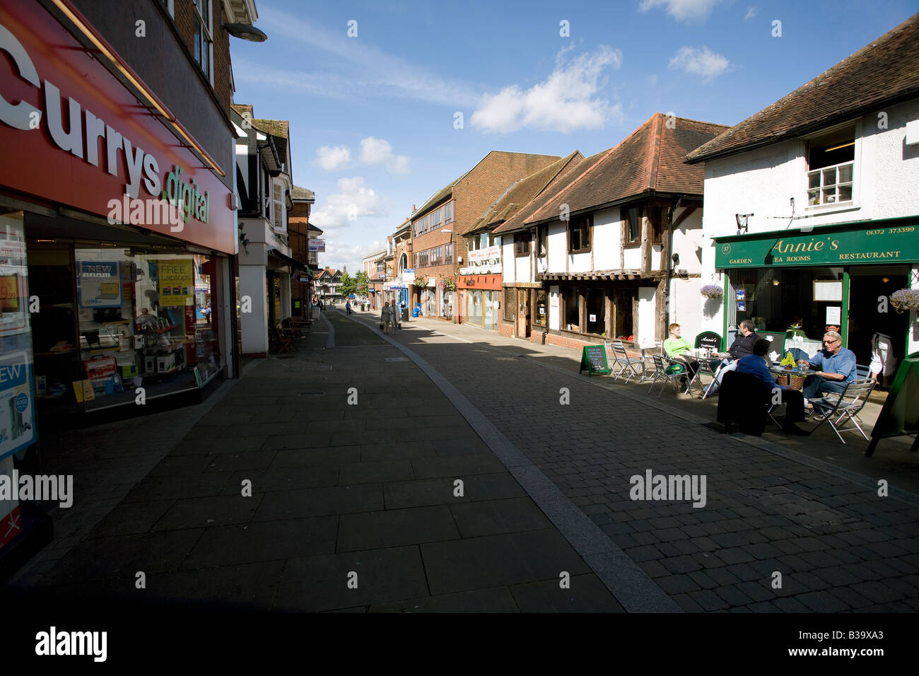 British shopping mall shopping center uk hi-res stock photography and ...