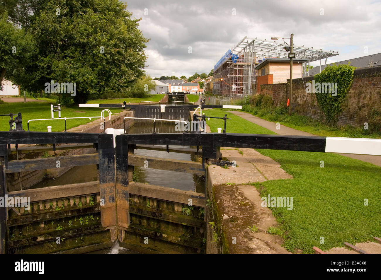 Diglis Bottom Lock on the Birmingham and Worcester Canal Stock Photo ...