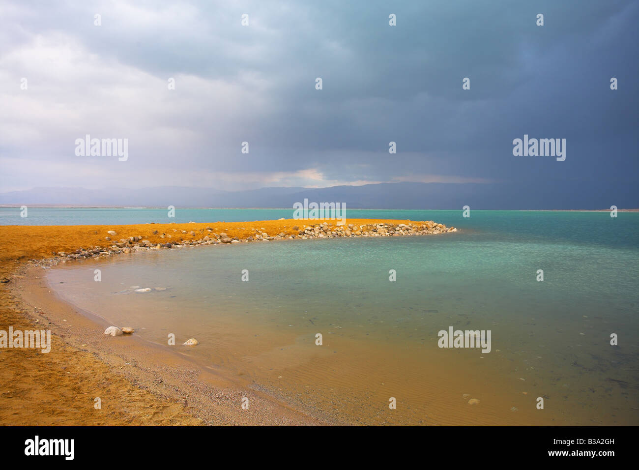 An improbable combination of colors in an atmosphere of the Dead Sea in ...