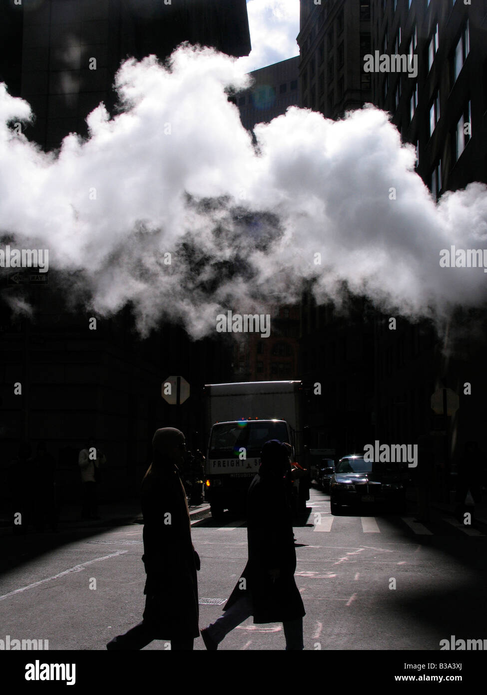 Strassenszene mit Dampf Stock Photo - Alamy