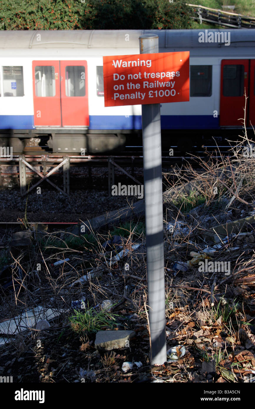 Jubilee line sign london hi-res stock photography and images - Alamy