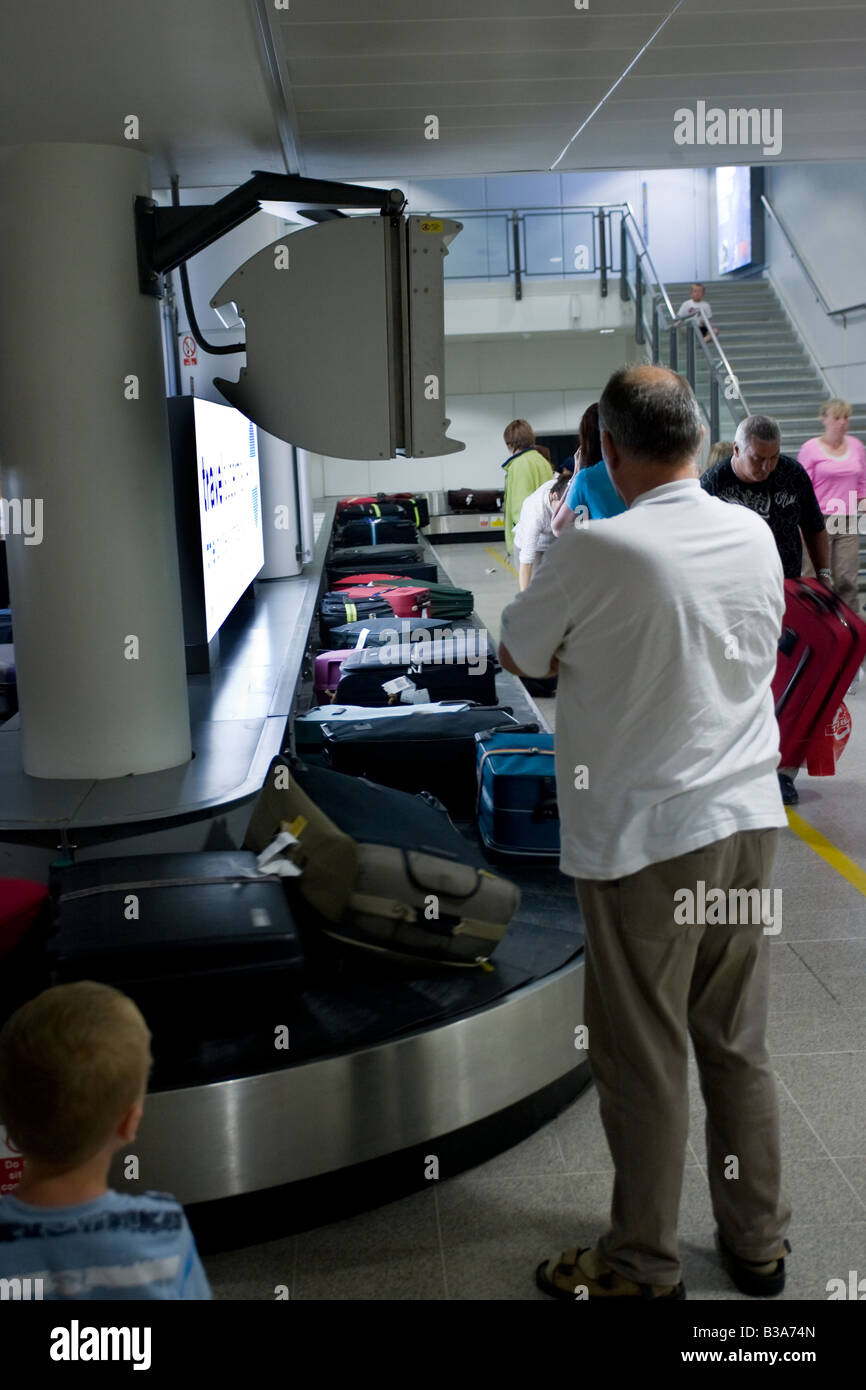 Aircraft carousel hi-res stock photography and images - Alamy