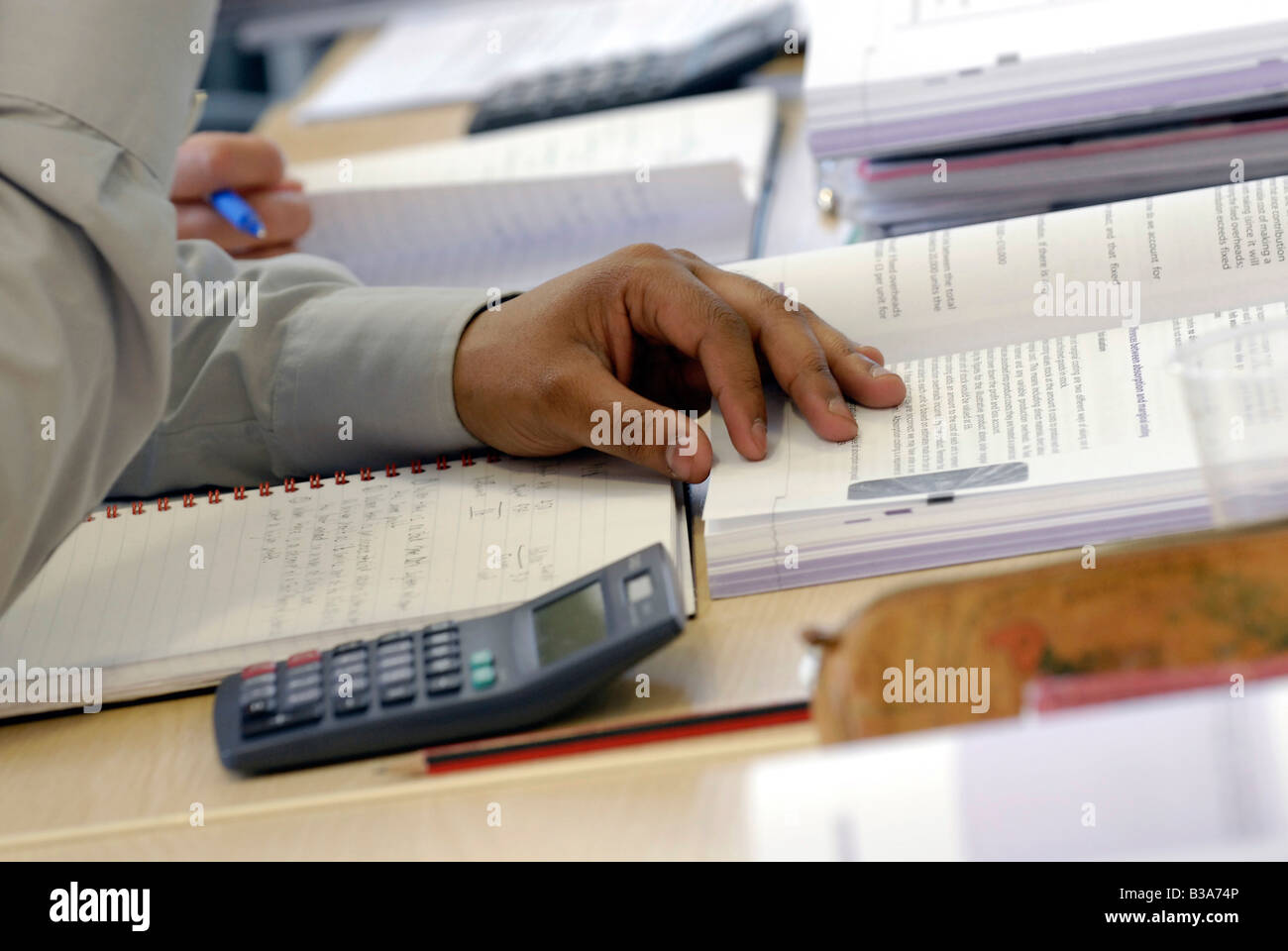 College students maths class hi-res stock photography and images - Alamy