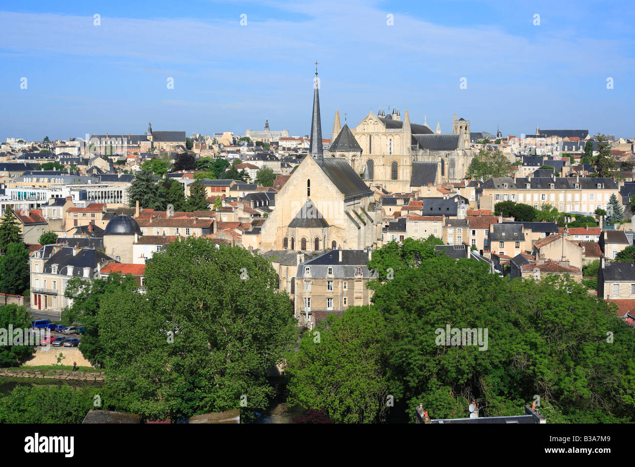 Poitiers hi-res stock photography and images - Alamy