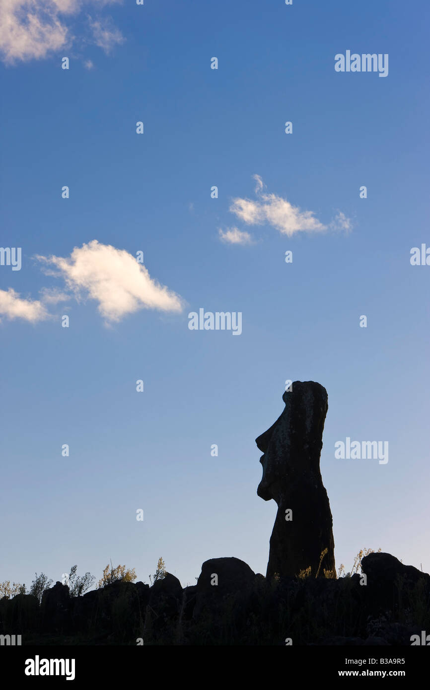 Giant monolithic stone maoi statue hi-res stock photography and images ...