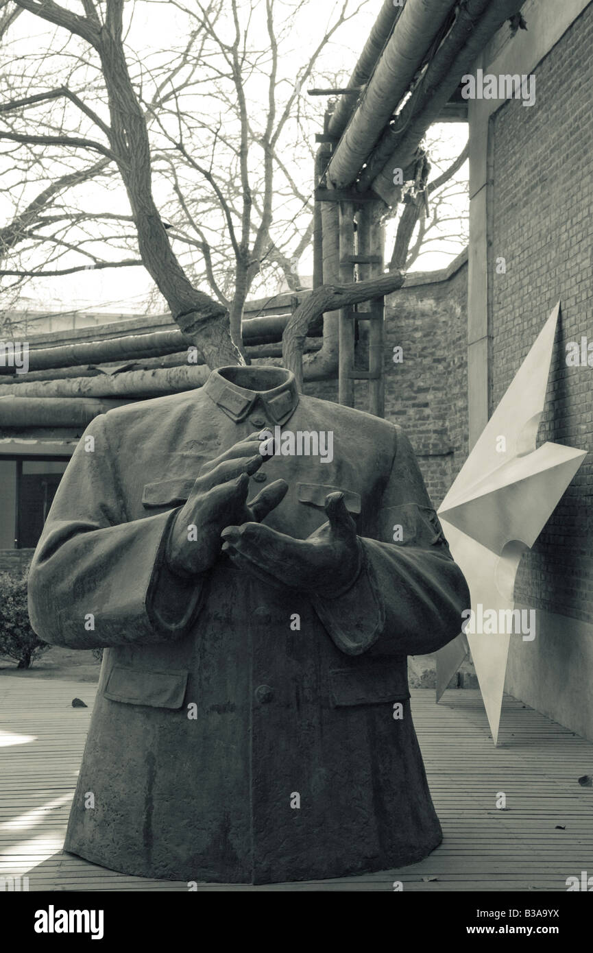 Giant size bronze headless chairman mao statue hi-res stock photography ...