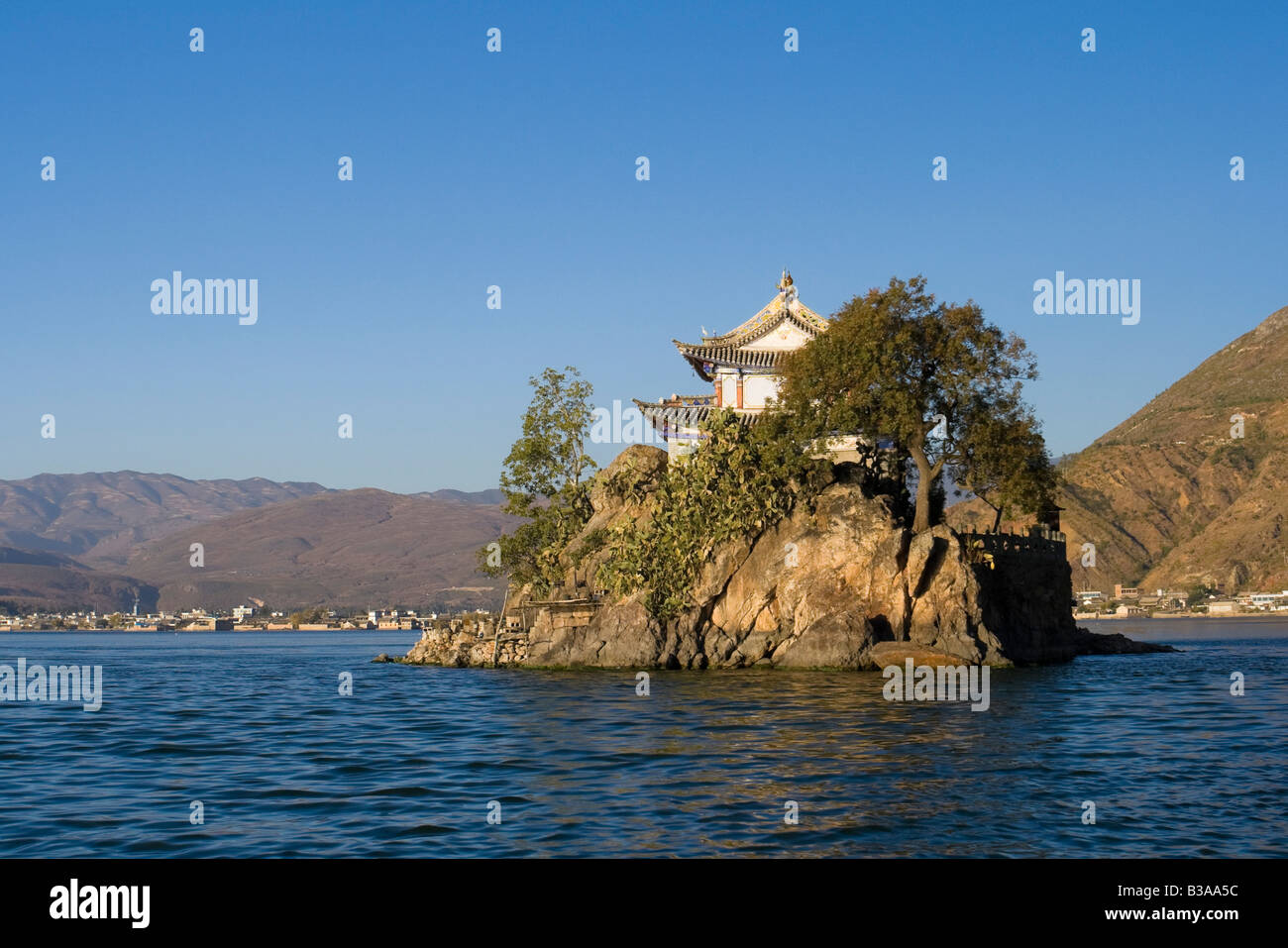 Putuo Dao Island Temple, Erhai Hu Lake, Dali, Yunnan Province, China ...
