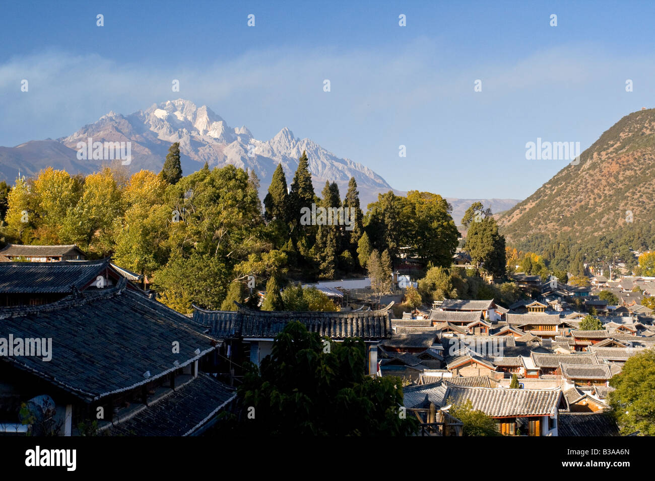 Yulong Xueshan Mountain and Old Town of Lijiang, Yunnan Province, China ...