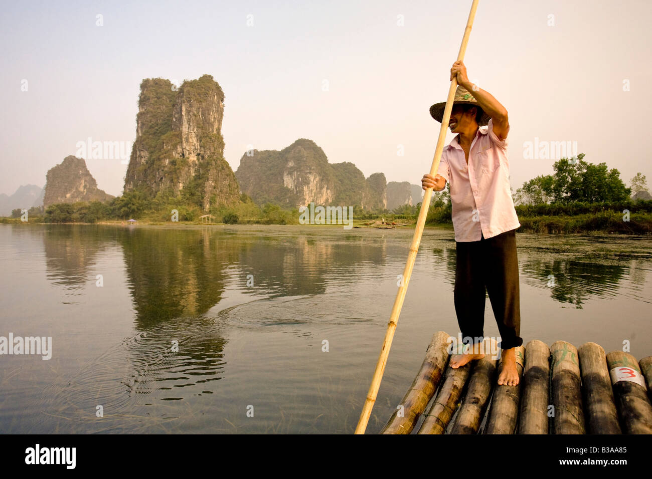 Bamboo raft along Yulong He River, Yangshuo, Guilin, Guanxi Province ...