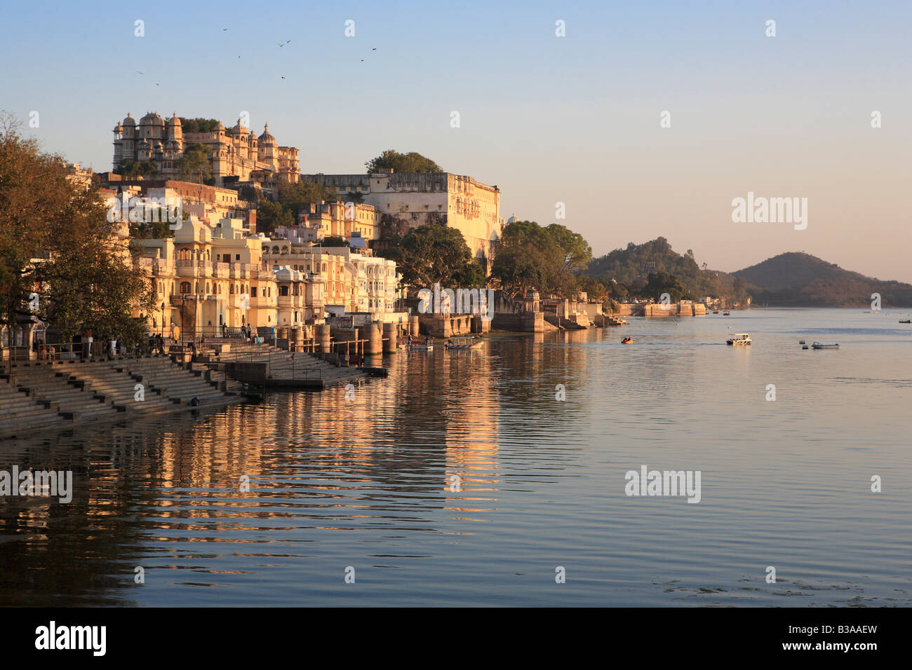 City palace, Udaipur, Pichola lake, Rajasthan, India Stock Photo - Alamy