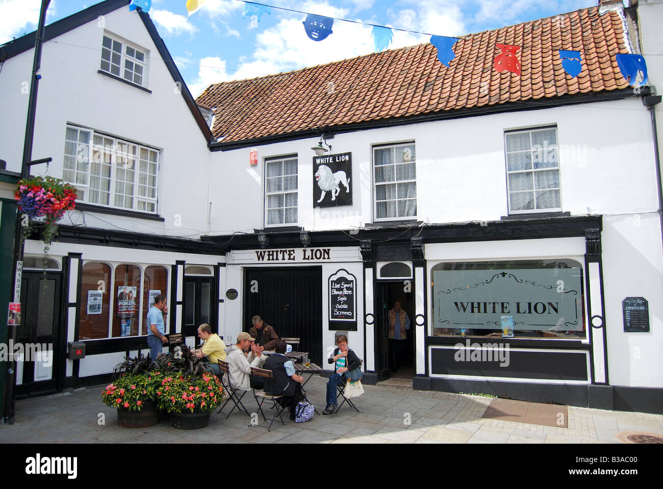 White Lion Pub, High Street, Chepstow, Monmouthshire, Wales, United ...