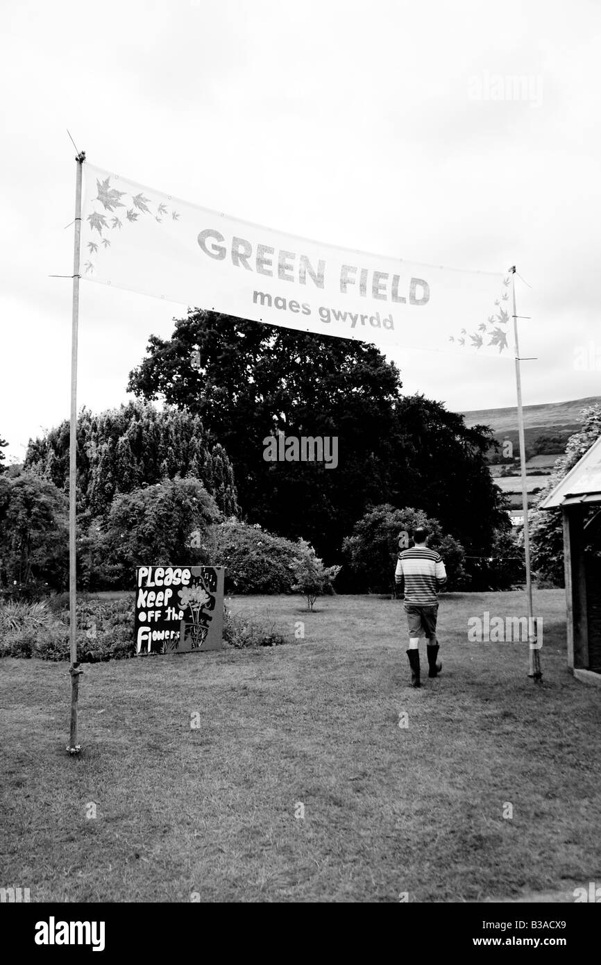 Green man festival wales crowd Black and White Stock Photos & Images ...