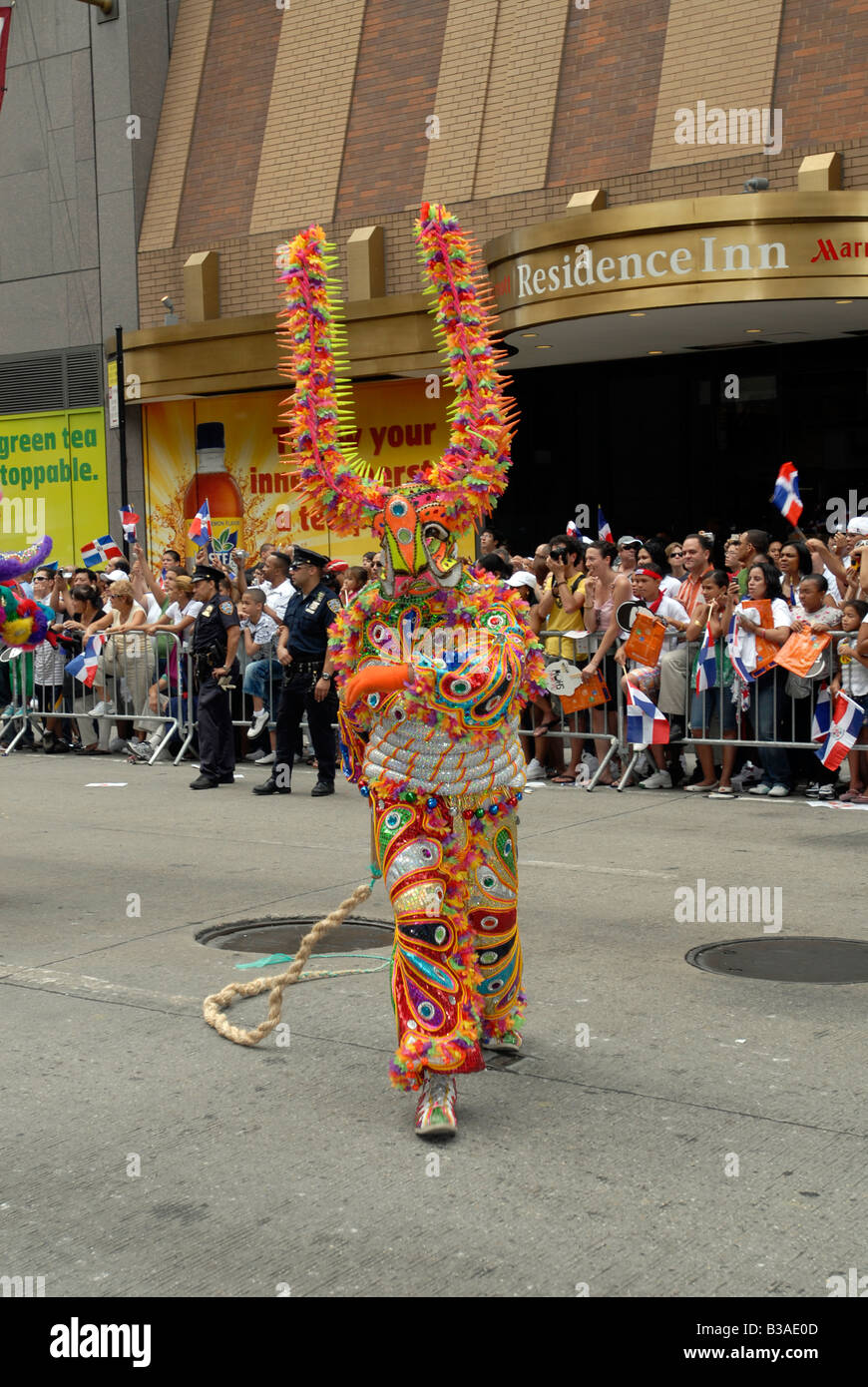 Immigration costume hi-res stock photography and images - Alamy