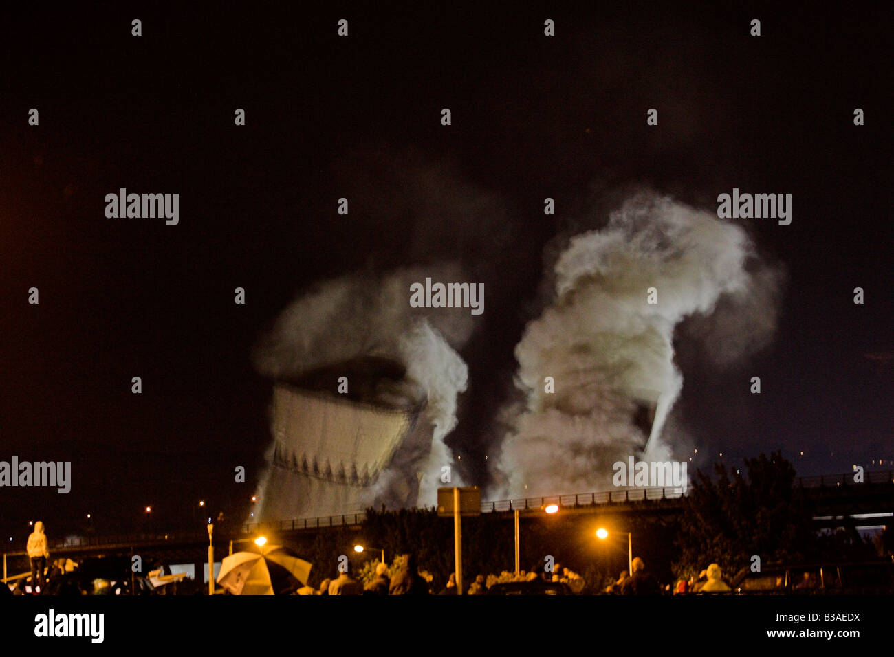 The demolition of Tinsley cooling towers adjacent to the M1 motorway in ...