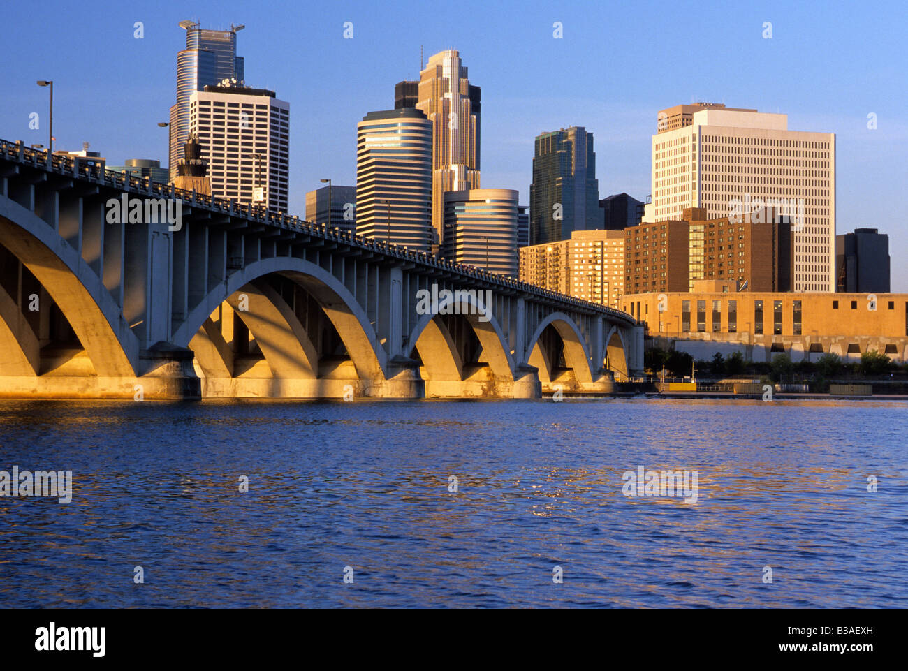 SKYLINE OF MINNEAPOLIS, MINNESOTA, THIRD AVENUE BRIDGE, AND THE ...